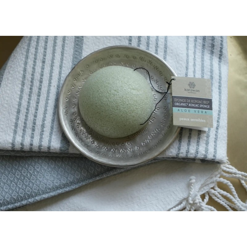 Organic konjac sponge enriched with aloe vera